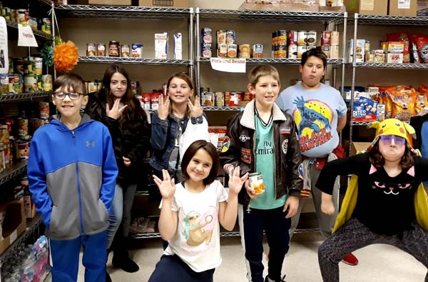 Middle school team helps food pantry | News, Sports, Jobs - The Vindicator